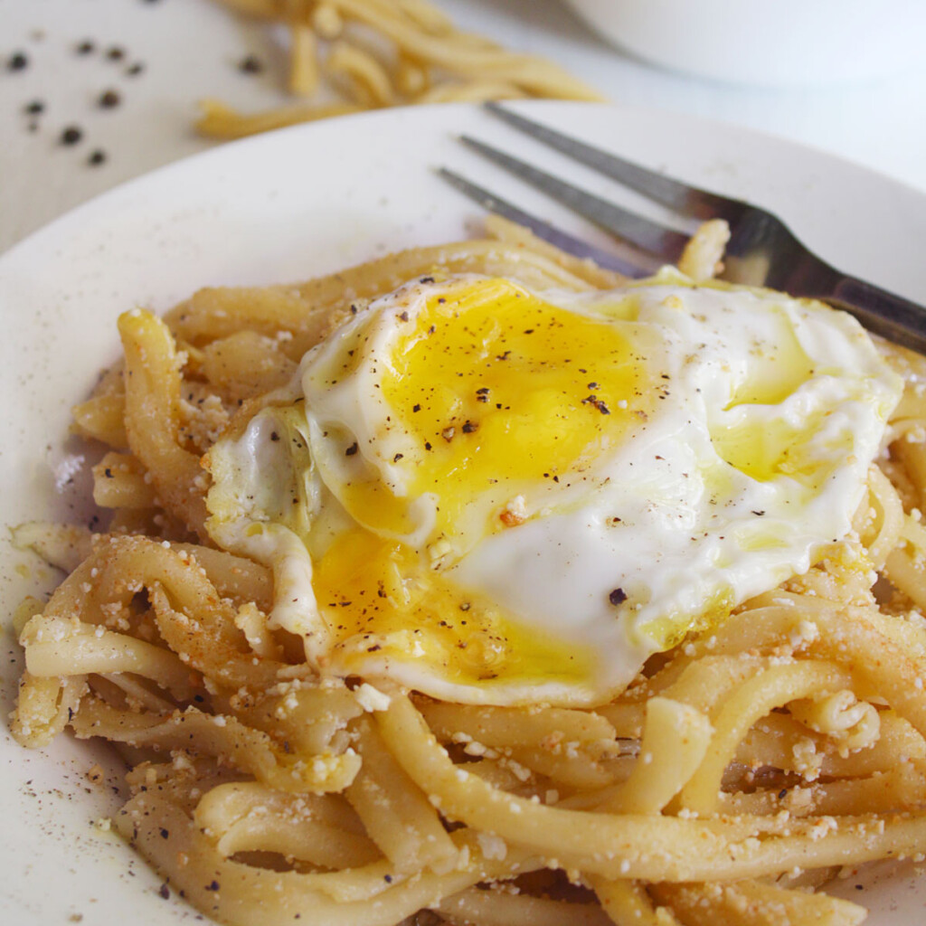 SIMPLEST TRADITIONAL GREEK PASTA - 30 days of Greek food